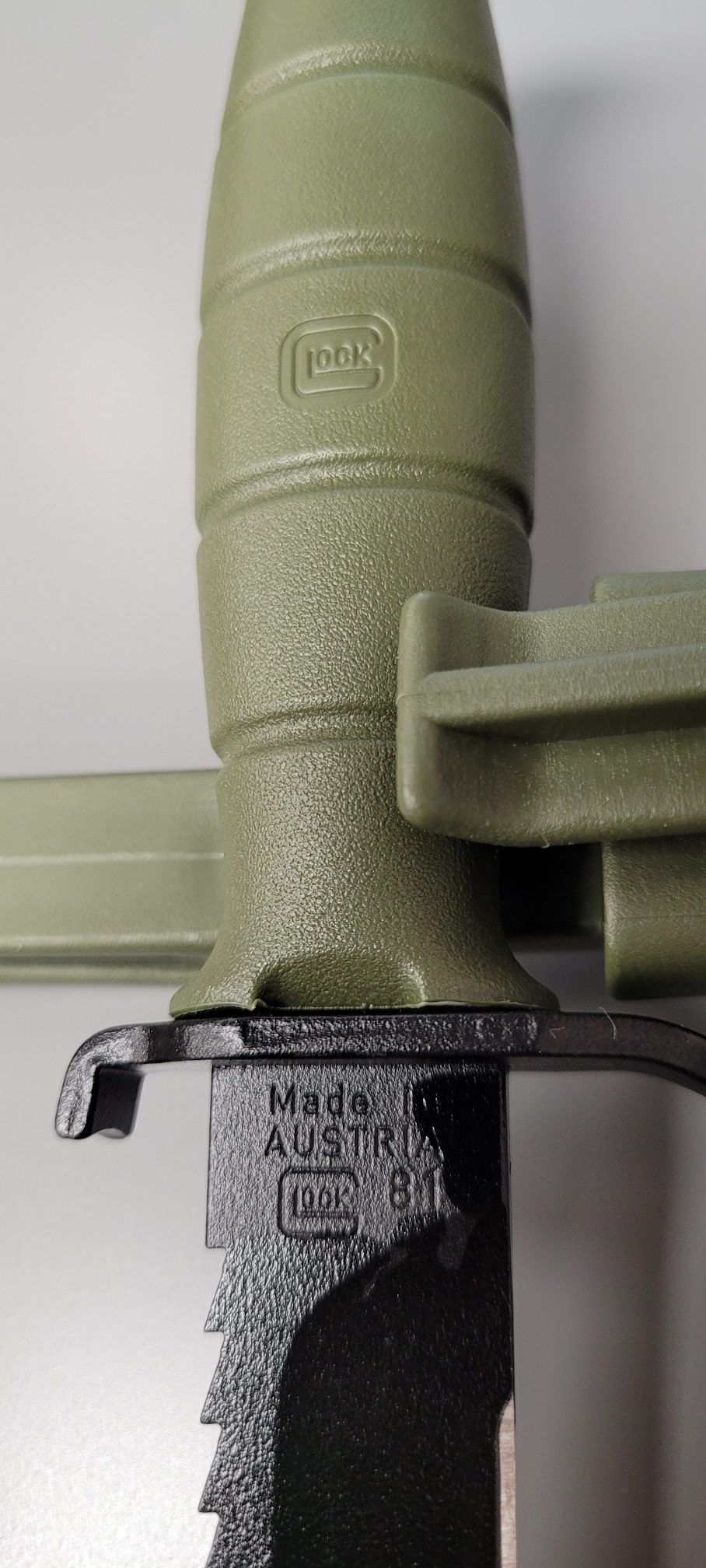 Glock FM 81 Survival Knife with Saw Green - Army Issue