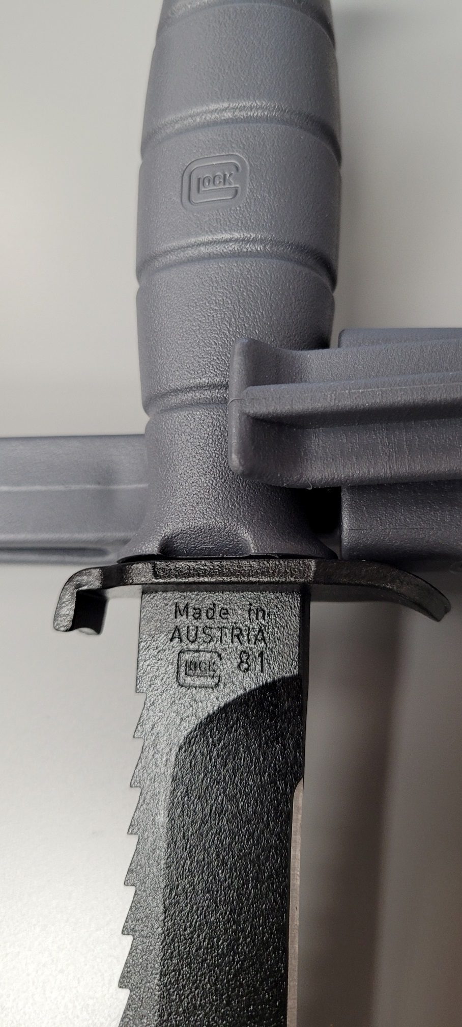 Glock FM 81 Survival Knife with Saw Urban Grey - Army Issue